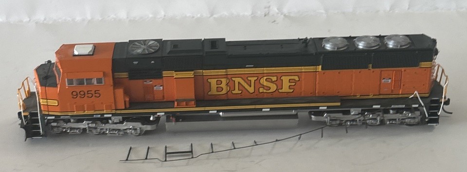 Athearn Genesis BNSF SD-70MAC Orange #9955 Locomotive HO Scale DC ...