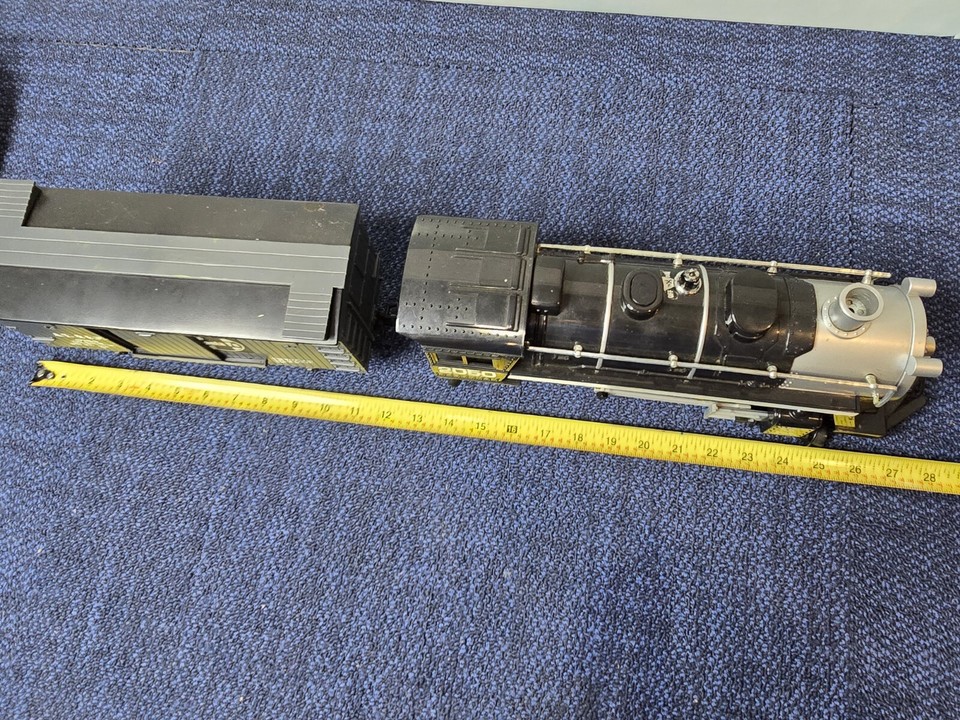 Locomotive Scientific Toys 2050 Train Engine & Box Car G scale w/ Track ...