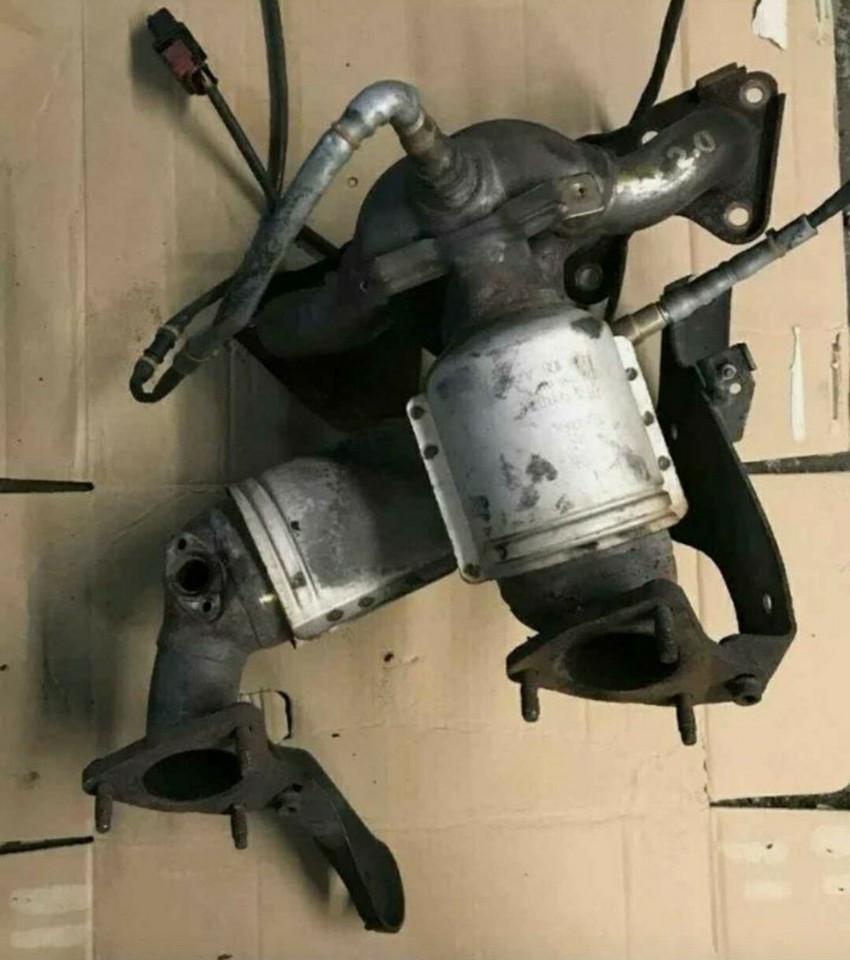 AUDI A3 8P FSI 2005 CATALYTIC CAT CONVERTER EXHAUST AXW ENGINE MANIFOLD ...
