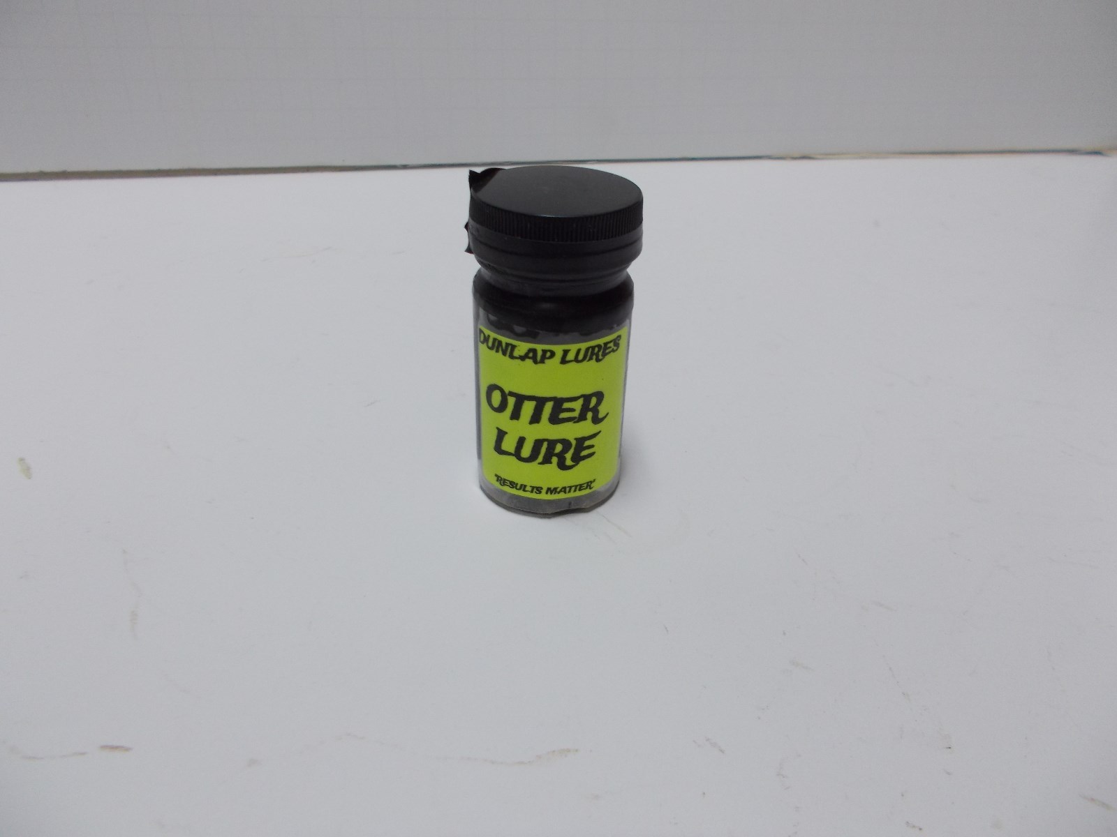 Dunlaps Otter Lure 1 oz (Trapping Supplies Trapping Lure Trapping Bait ...