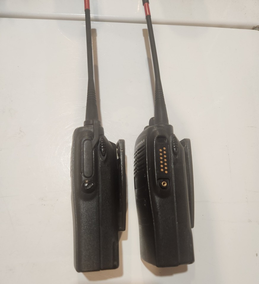 Two- MOTOROLA HT750 TWO WAY PORTABLE RADIO UHF 450-512MHz 16ch ...