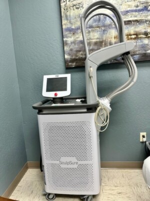 2018 Cynosure Sculpsure Body Contouring Machine 3.1 and Massage Bed ...