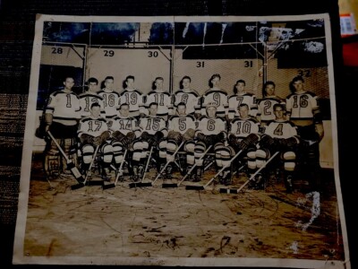1945 BOSTON BRUINS NHL HOCKEY TEAM PHOTO MILT SCHMIDT DIT CLAPPER PAUL ...