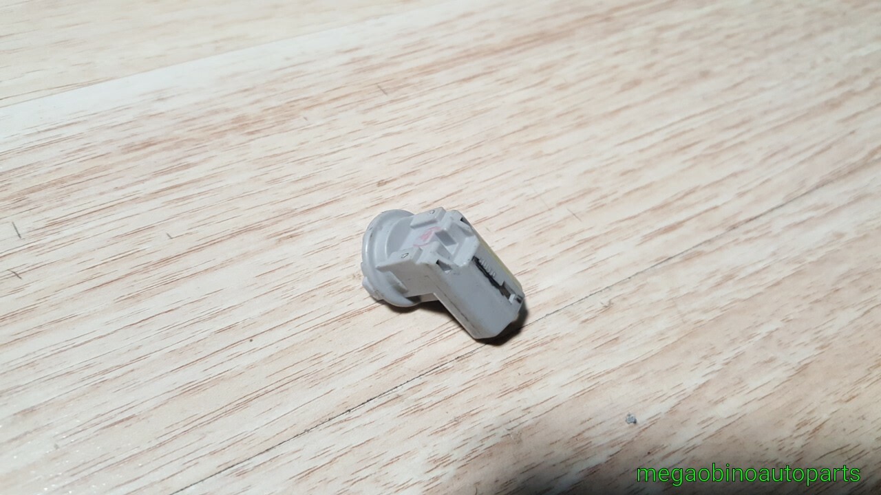 toyota lexus SOCKET PLUG LICENSE PLATE LAMP 90075-60037 oem 1b676 | eBay