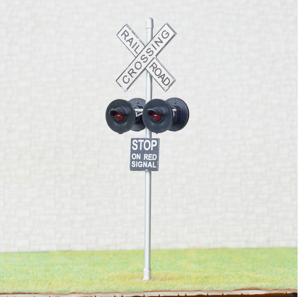 2 x O scale model railroad grade crossing signals + 1 circuit board ...