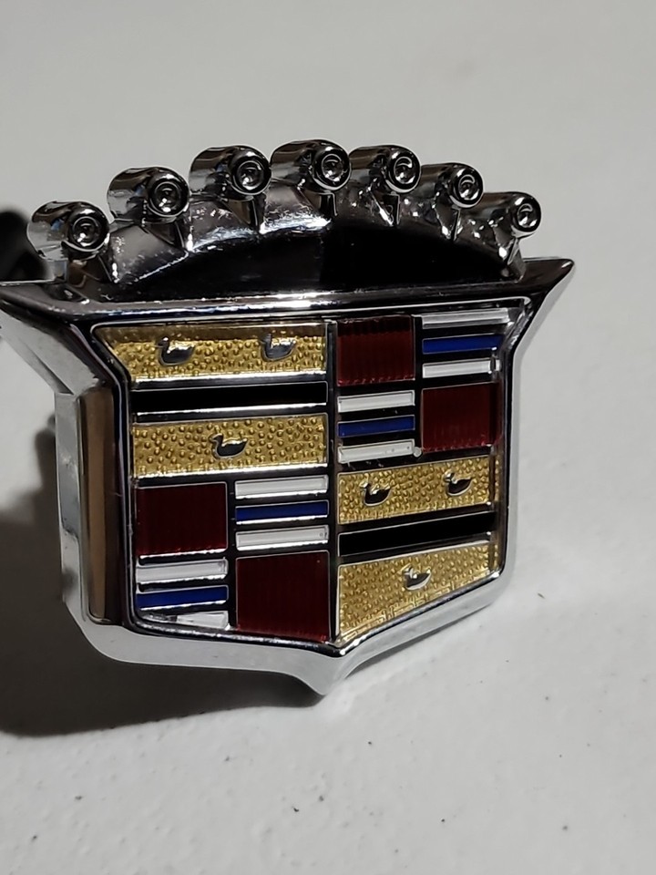 NOS CADILLAC FRONT GRILLE ORNAMENT EMBLEM 2 1/2 INCH PINS 1960'S 1970'S ...