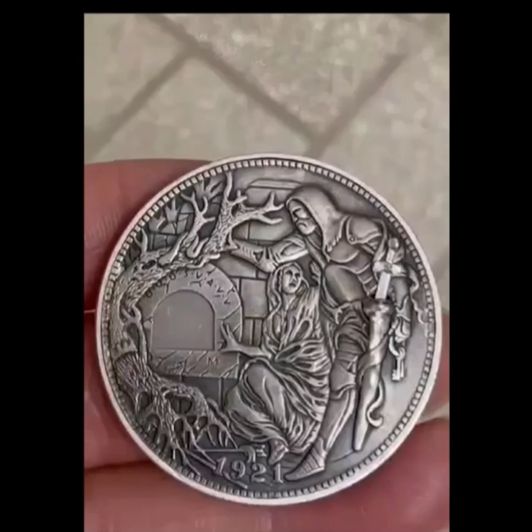 Roman Booteen Moving Coin Gold Holy Grail Medieval Templar Knight ...