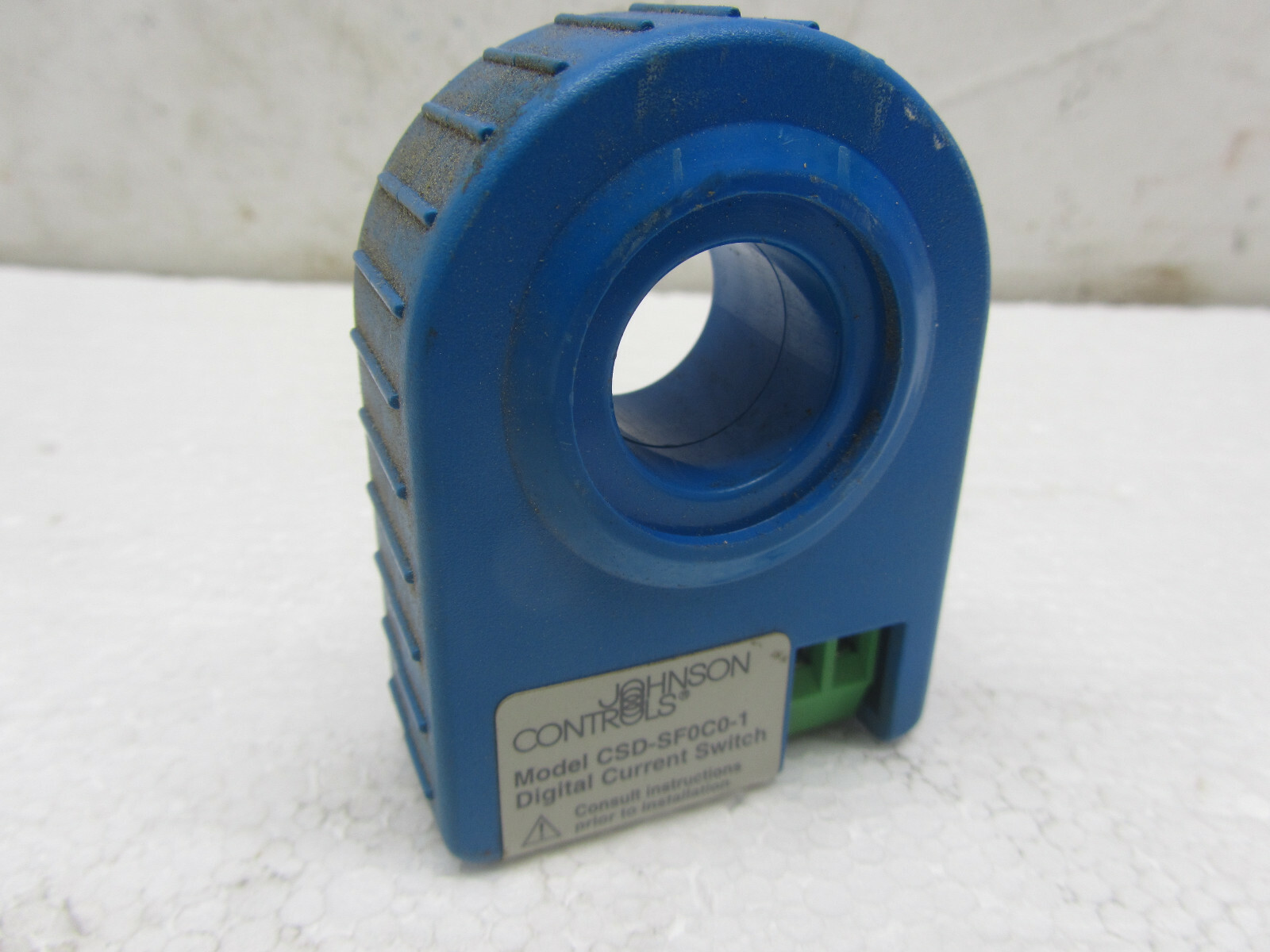 LOT OF 2 JOHNSON CONTROLS CSD-SF0C0-1 DIGITAL CURRENT SWITCH 1.0A 30V ...