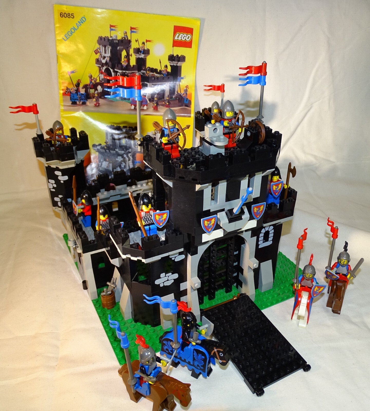 Vintage Lego 6085 Castle Black Knights Black Monarch's Castle 1988 ...