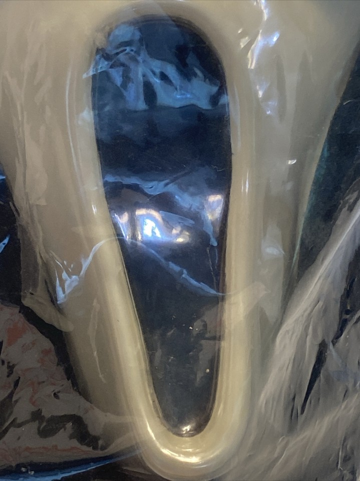 Scream Mask Bloody Bleeding Halloween Costume Ghost Face Heart Pumping ...