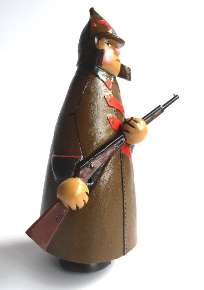 Russian Soviet RED ARMY SOLDIER w/Rifle Going Toy EXCELLENT New | eBay