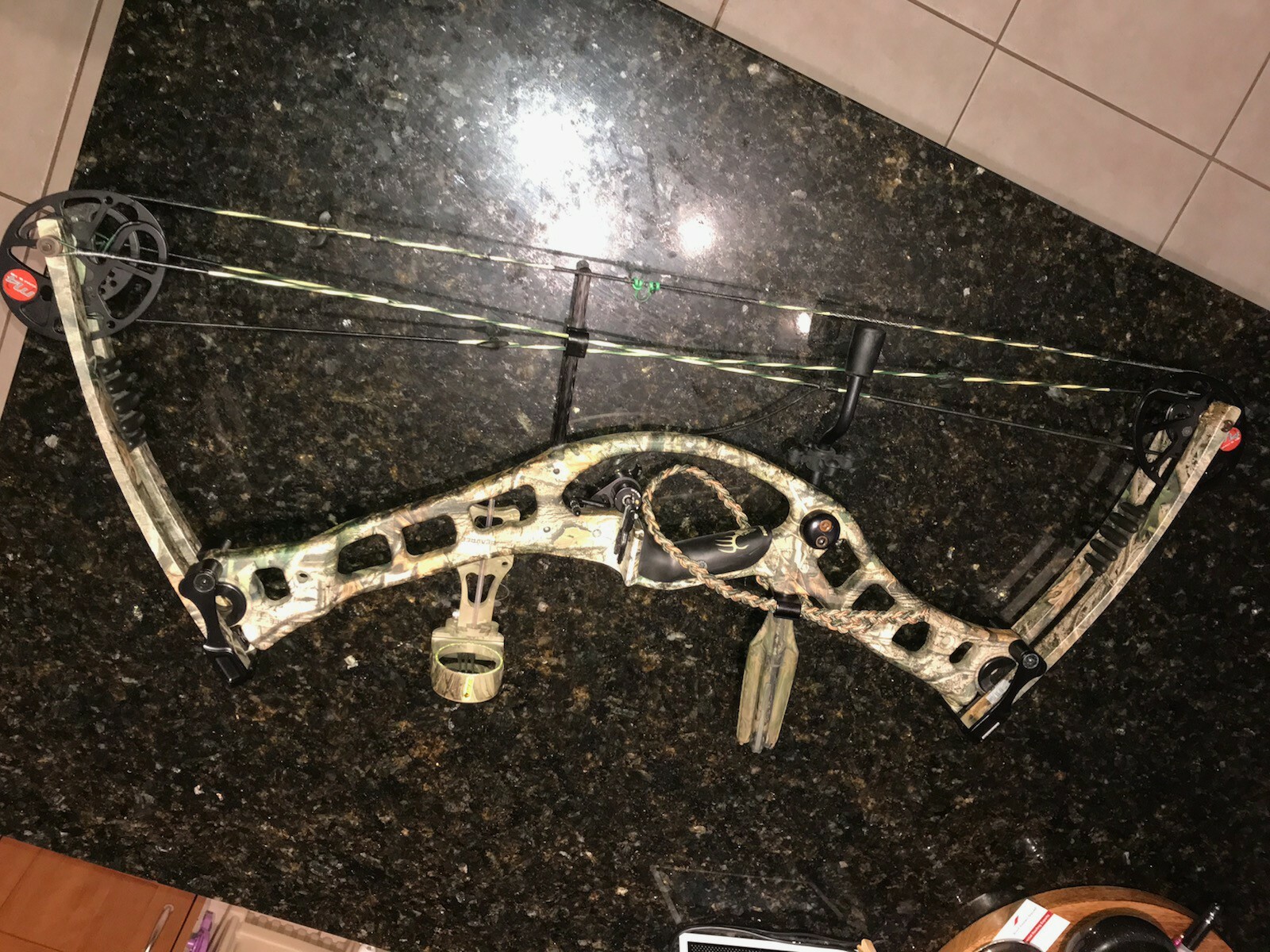 HOYT POWERHAWK Compound Bow 50-60lb, 27-30" Draw Length | eBay