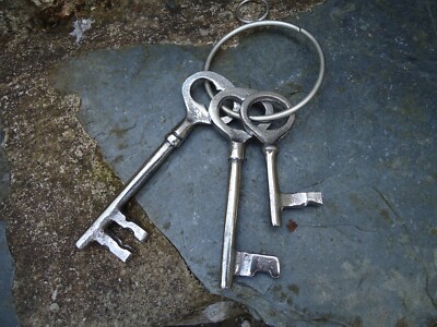 3 Large Jail Keys Vintage Style 165 mm Long Metal Ring Lock,Key Theatre ...