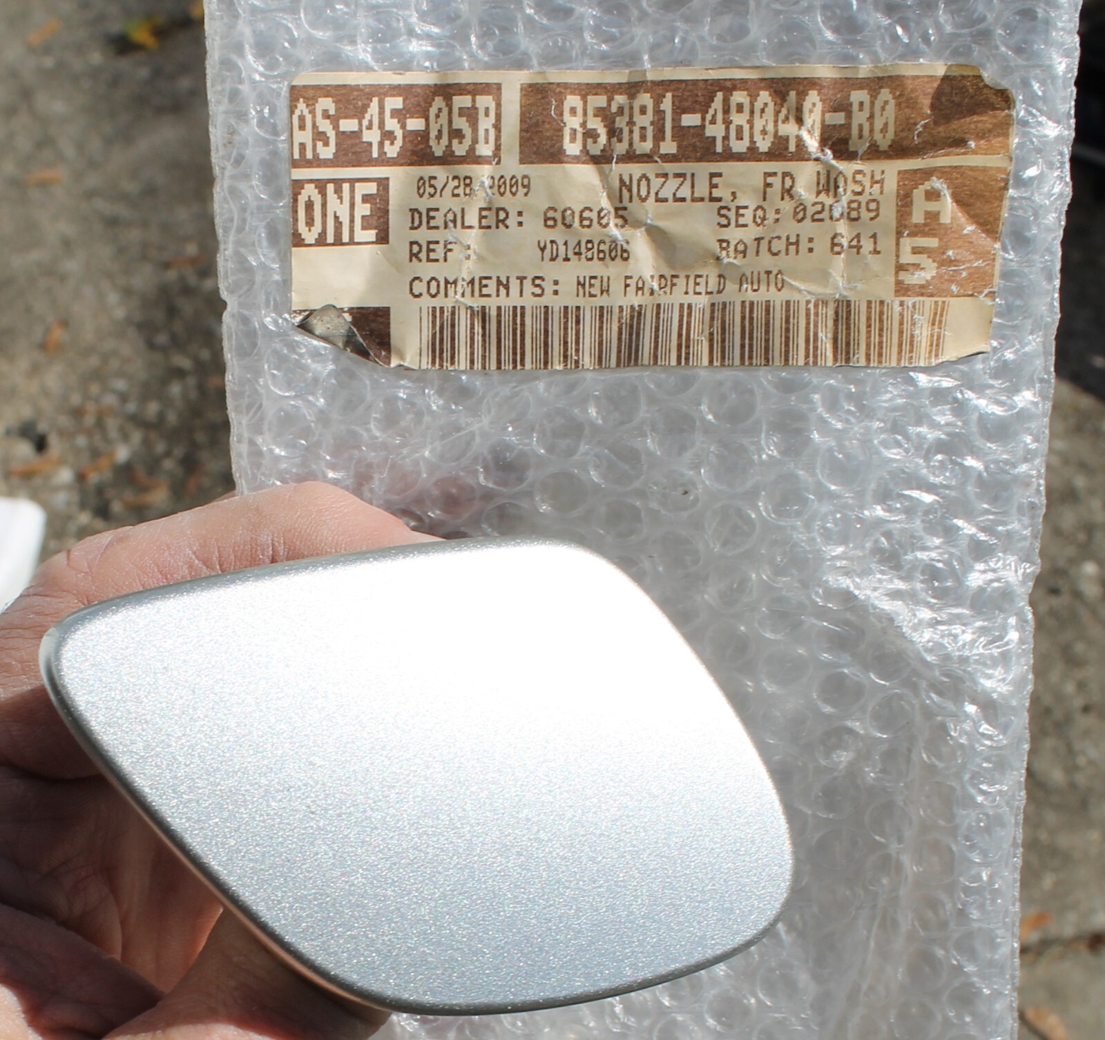 GENUINE LEXUS RX330 RX350 SILVER RIGHT HEADLIGHT WASHER NOZZLE 85381 ...