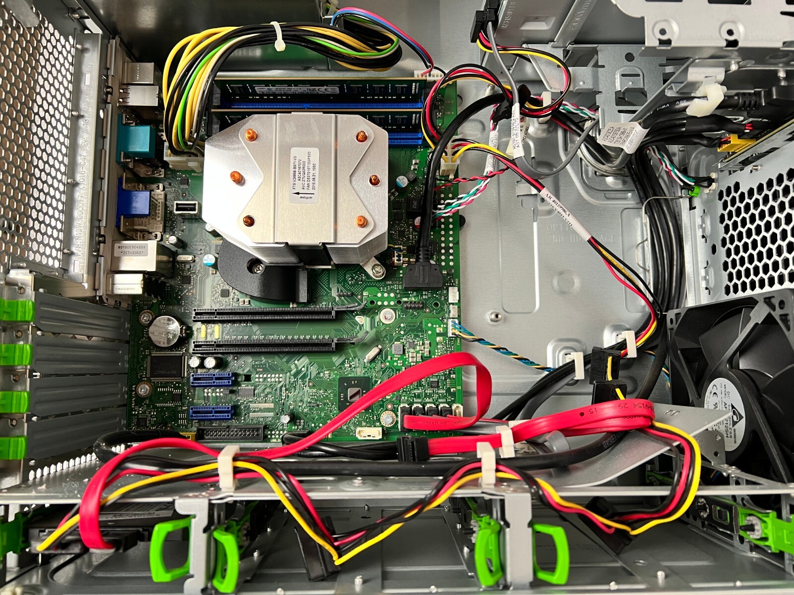 Fujitsu CELSIUS W530 Workstation Intel Quad Core i5-4590 3,3GHz 8GB RAM ...