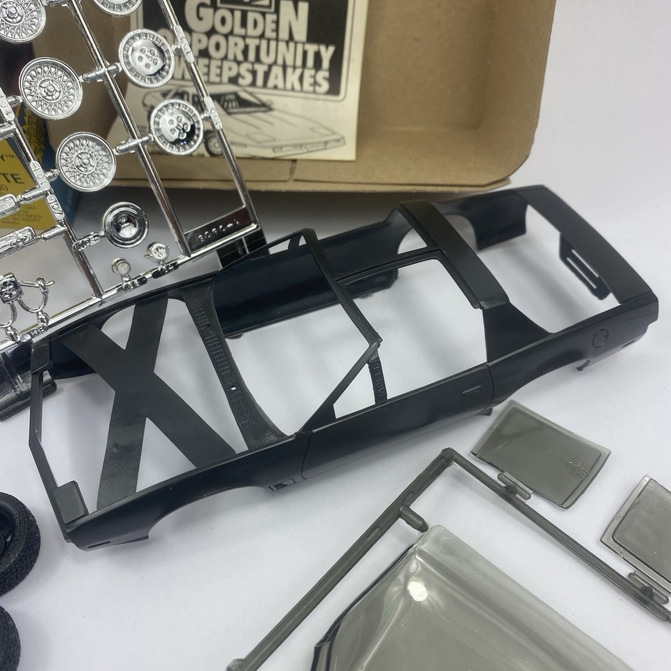 MPC Knight Rider Knight 2000 Pontiac Trans Am 1/25 Scale Model Kit 1988 ...