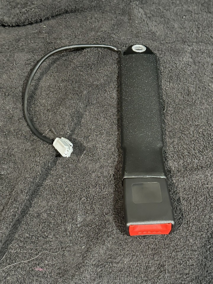 2009-2018 RAM 1500 Front RH Right Passenger Seat Seatbelt Belt Buckle ...