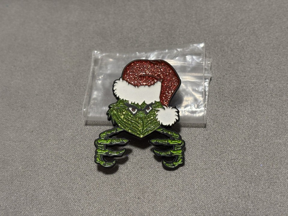 Mr. Grinch The Grinch Who Stole Christmas Hat Peeker hat pin Glitter ...