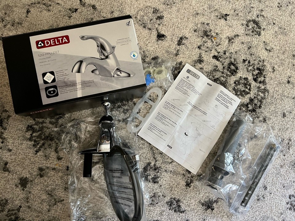 Delta 520-PPU-DST Classic Single Handle Centerset Bathroom Faucet ...