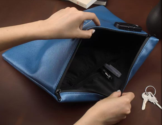 1 PC Blue Lockable bank bag large 13.75"X10.75" money bags & lock ...