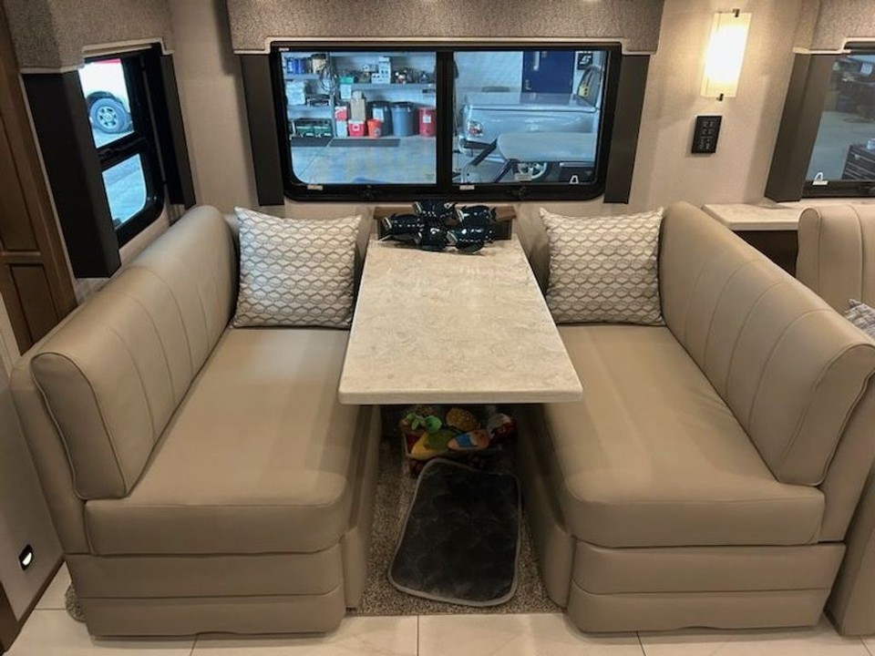 2024 Renegade Custom Coach 40ERB Cascadia 40' Class C Motorhome ...