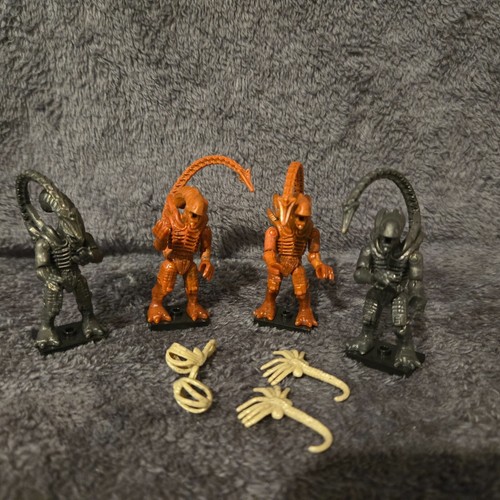 Mega Construx Heroes Xenomorph ALIENS GRAYx2 REDx2 w/ FACEHUGGERx4 | eBay