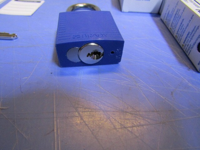 Brady 118929 Blue Brady Compact Safety Lock - Keyed Different ( 6 Locks ...