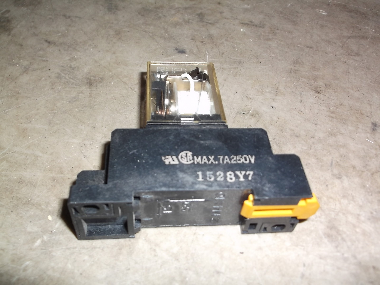 Omron MY2N-D2 Relay w/ Socket Base max 7A 250V 1528Y7 *FREE SHIPPING ...