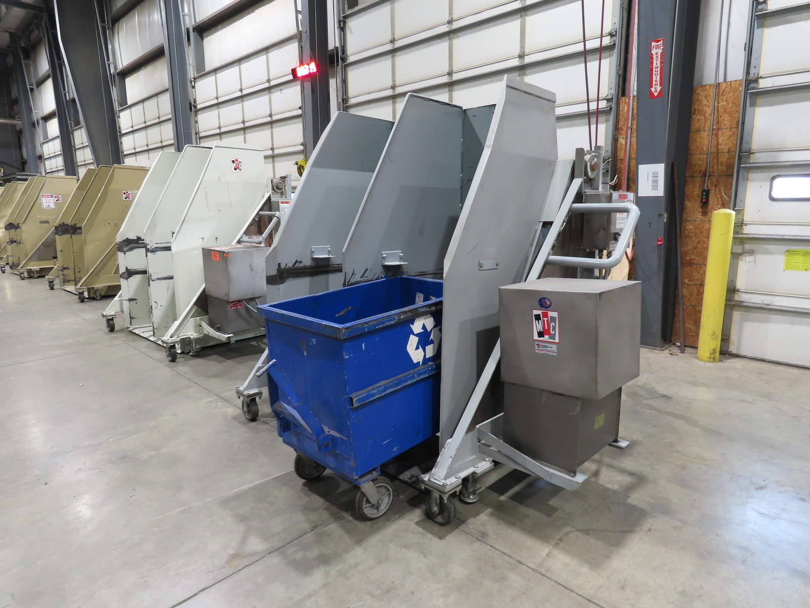 MTC Hydraulic Tote Dumper 2-Bin 1/2 Yd Hopper Tipper 2000Lb 5Hp 460V | eBay