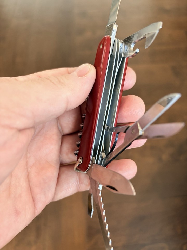 EXCELLENT Victorinox Victoria Fisherman w/ Exposed Rivets & Bail | eBay