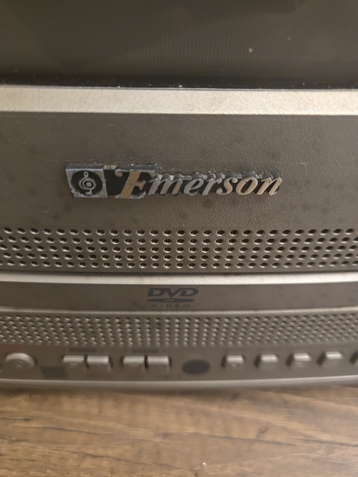 Vintage Emerson EWC13D4 13" CRT TV / DVD Combo Retro Gaming No Remote ...