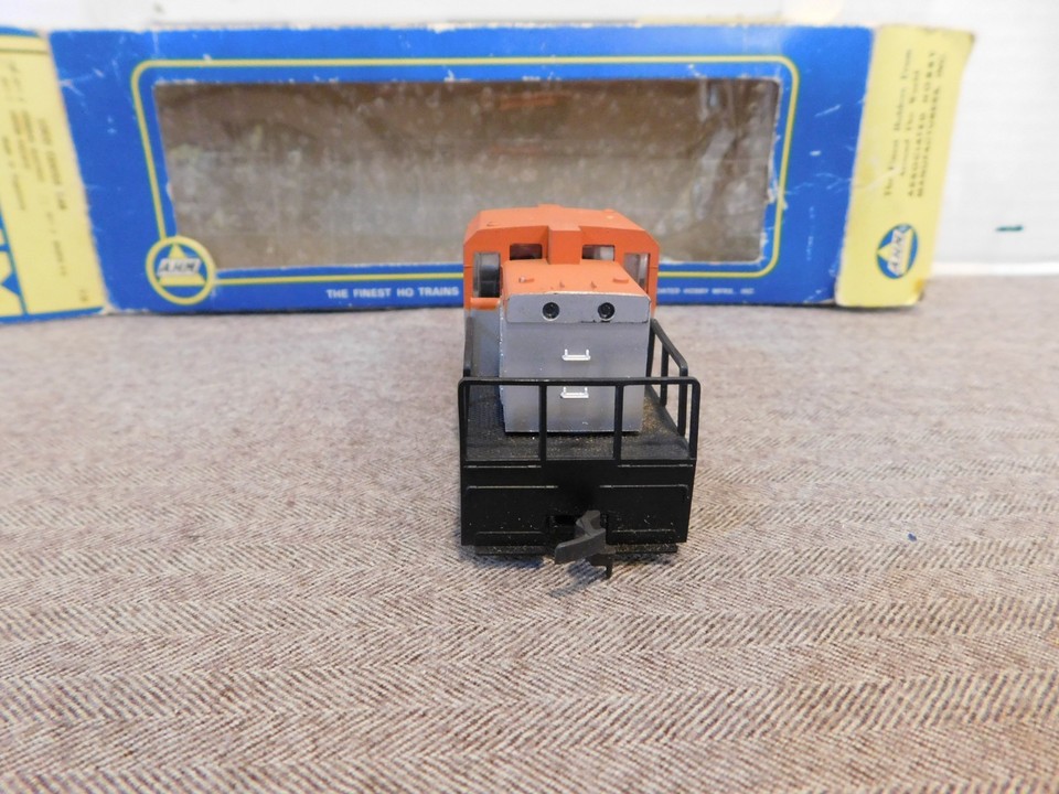 AHM Ho Locomotive Switcher Center Cab General Electric | eBay