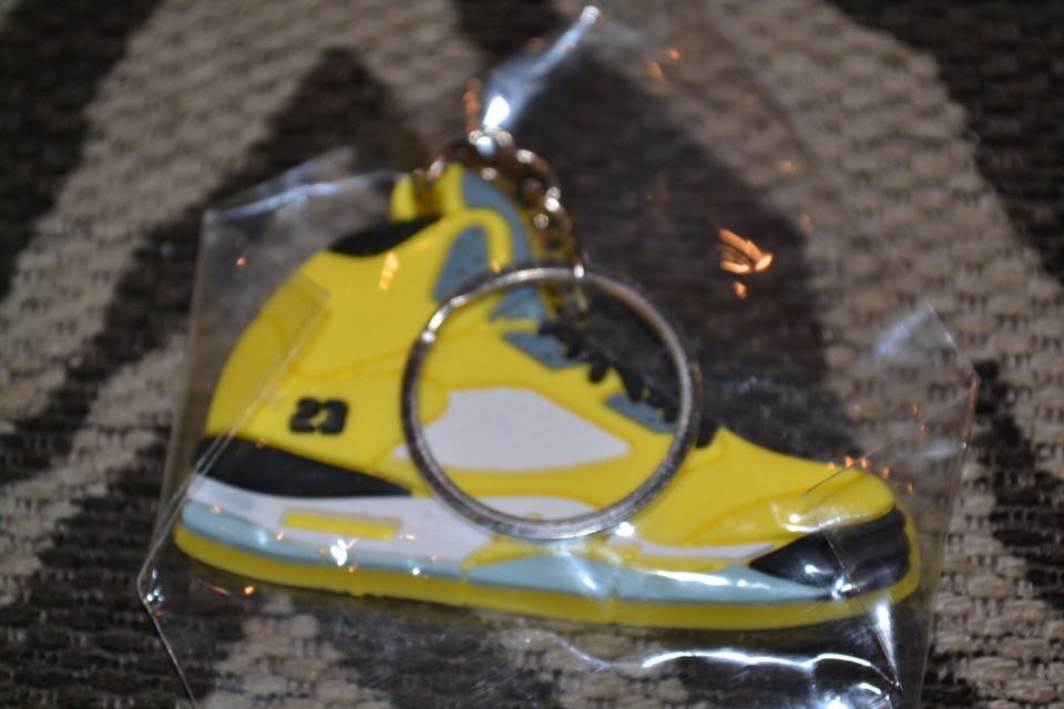 12 Pack Nike Keychains! Jordan 2D Sneakers Key Chains #5 | eBay
