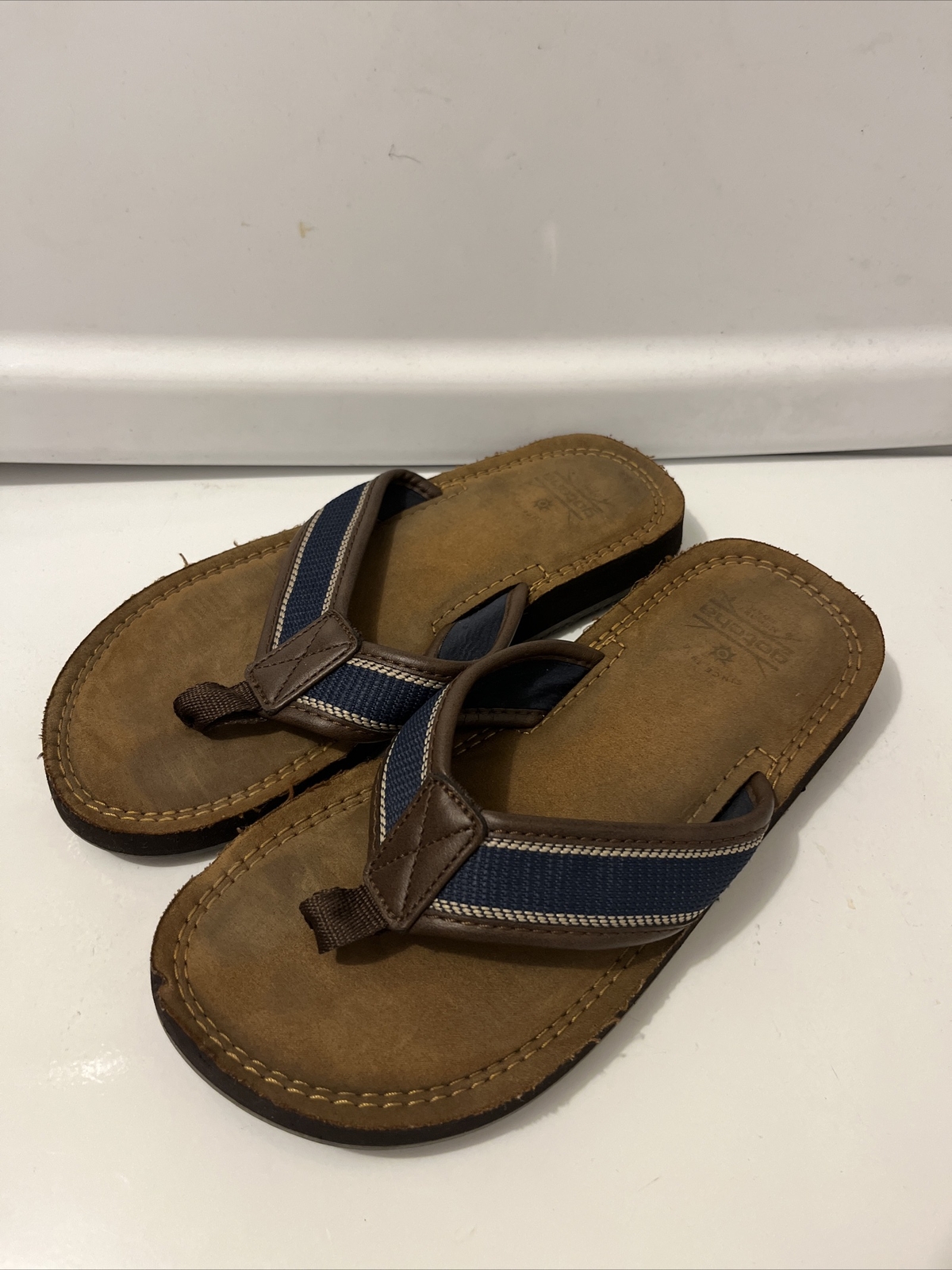 Mens Flip Flops Sandals Size 7 Brown Blue Trim Gotcha Brand | eBay