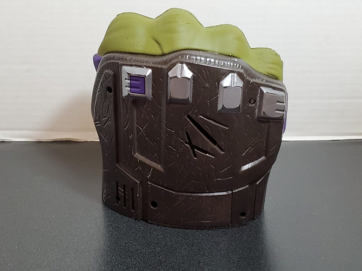 Incredible Hulk Smash Hands THE INCREDIBLE HULK Smash Hands W/