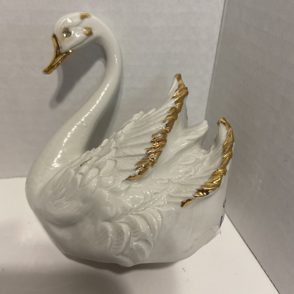 VTG Capodimonte porcelain Swan creamy white accents and gold with ...