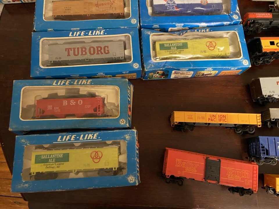 Tyco, Life Like HO Scale Model Train Cars -Cabooses -Locomotives - Box ...