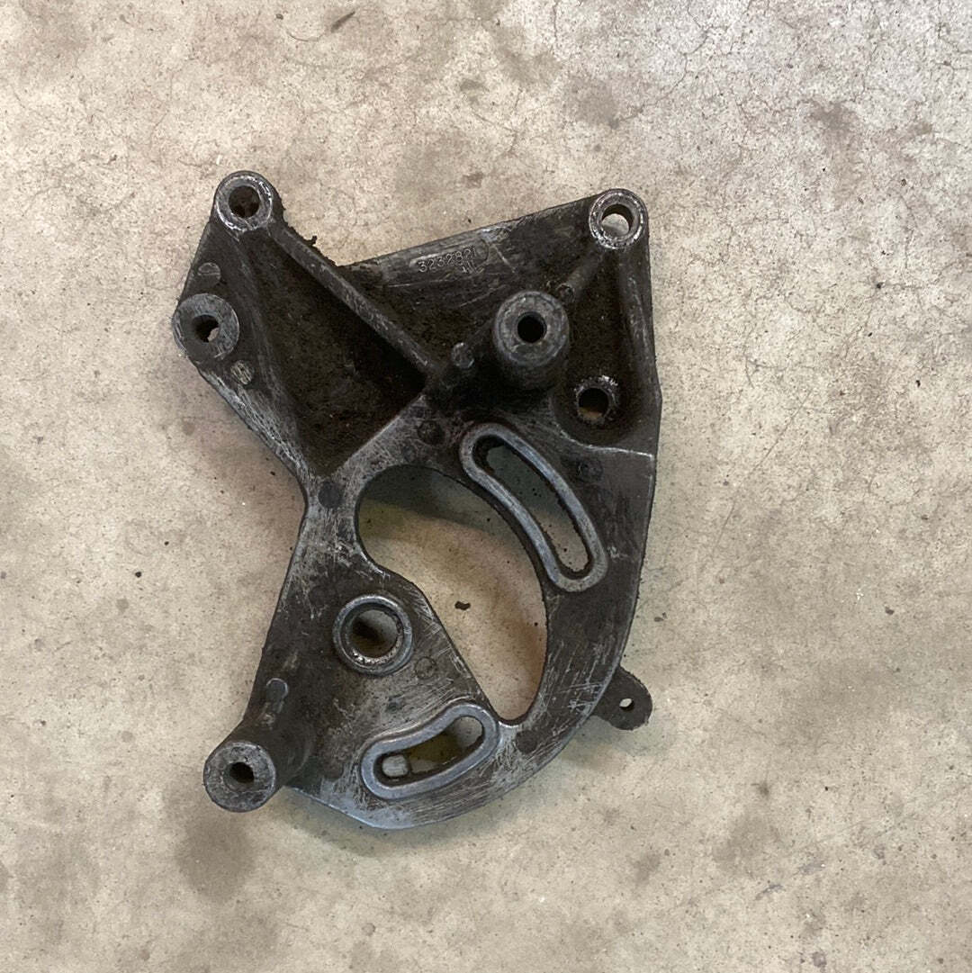 3232821 P/S Pump Bracket for Jeep CJ7, J10/J20, Grand Wagoneer (76-91 ...