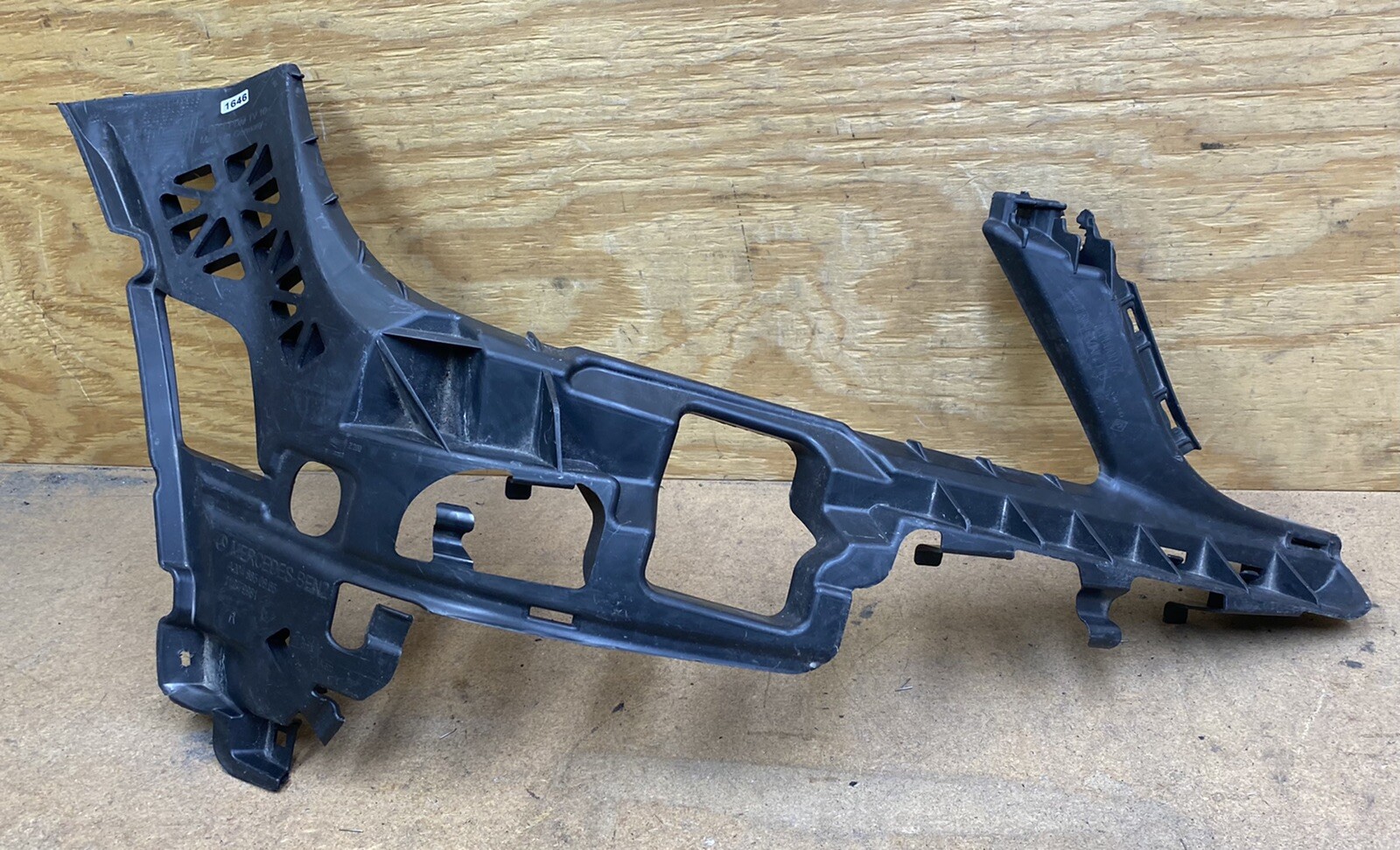 2007-2014 MERCEDES BENZ W204 FRONT HEADLIGHT BRACKET RIGHT SIDE ...