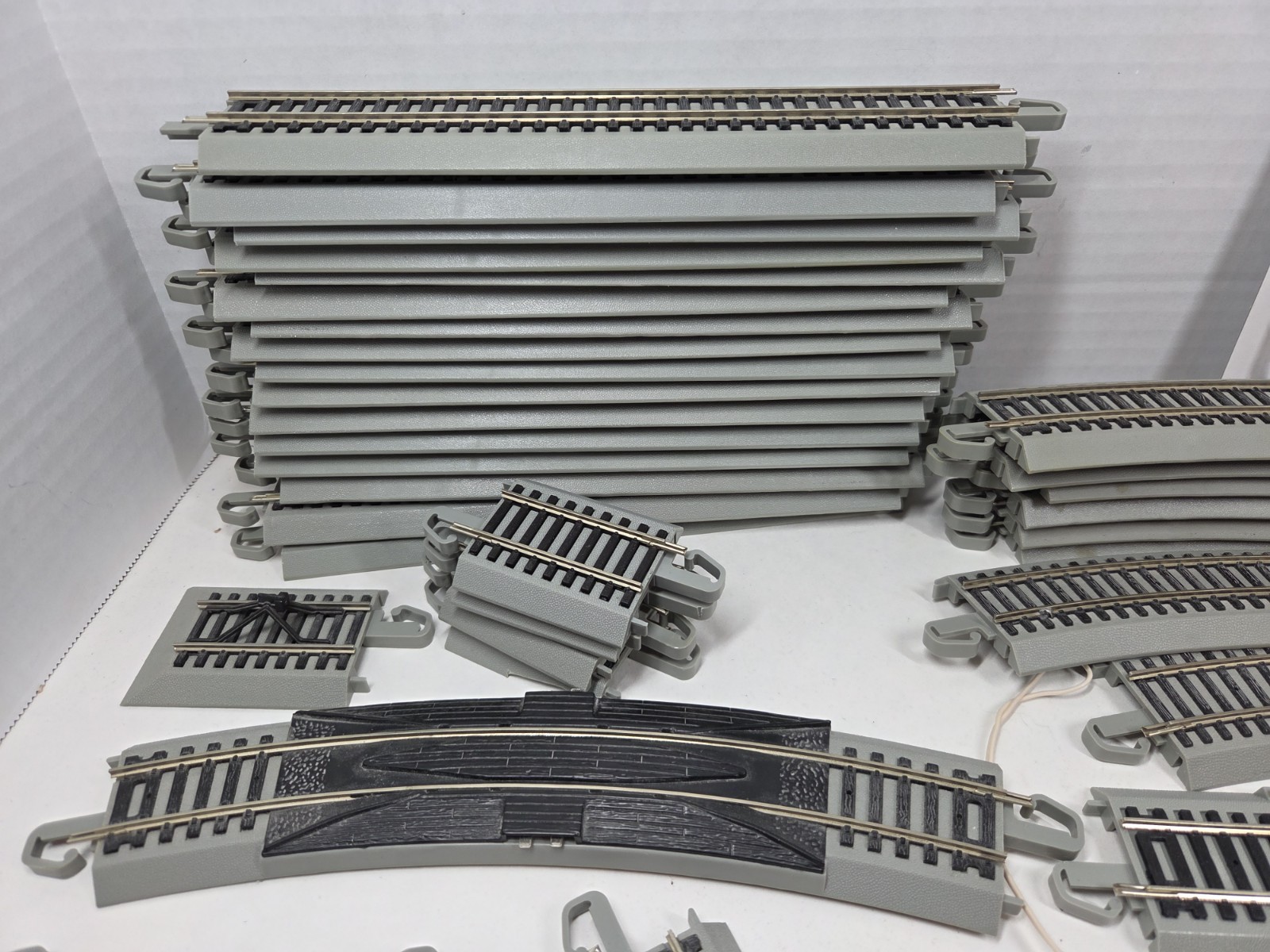 LOT of 45 Pieces Bachmann HO EZ Track Switches Turnouts Rerailers | eBay