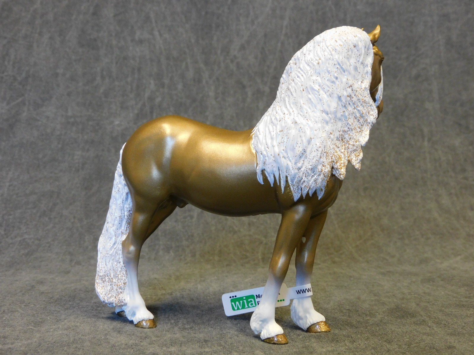 WIA NEW * Niklas Gold Holiday Friesian Stallion * Eberl 1:18 Scale ...