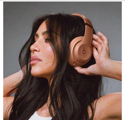 Beats Studio Pro Kim Kardashian Earth – Limited Edition Over-Ear ...
