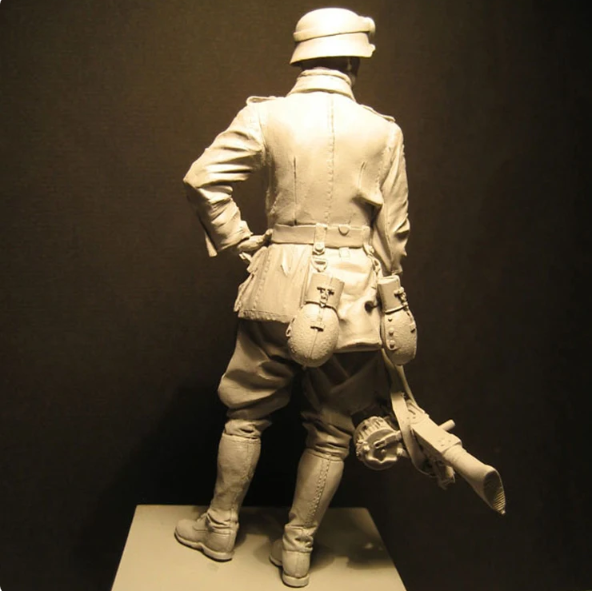 1 / 16 Resin Model Military Theme Army Infantry Soldier Heavy Gunner ...