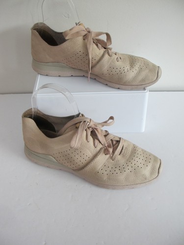 UGG Treadlite Light Beige Leather Trainers Lightweight Lace Up Size 8.5 ...