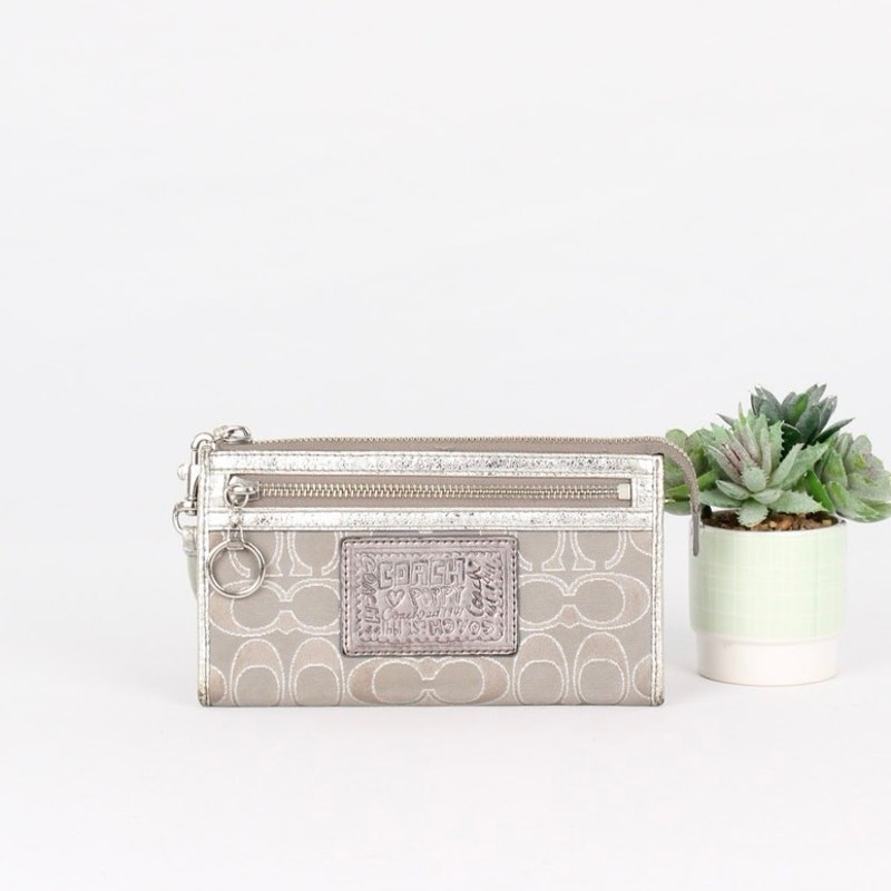 Coach Poppy Metallic Silver Signature Wristlet Wallet - Gem