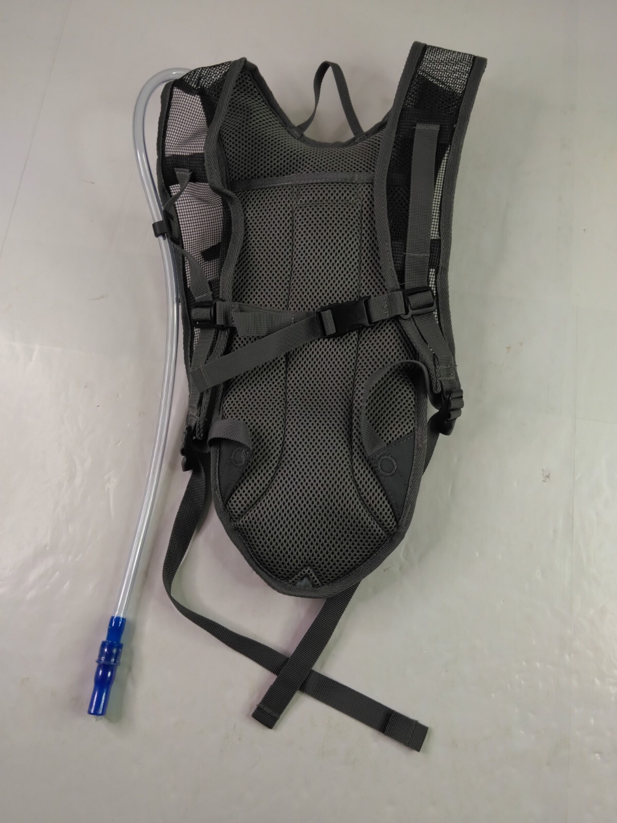 Topi Hydration Green/Grey Adjustable Straps 2L Backpack Hiking Carry ...