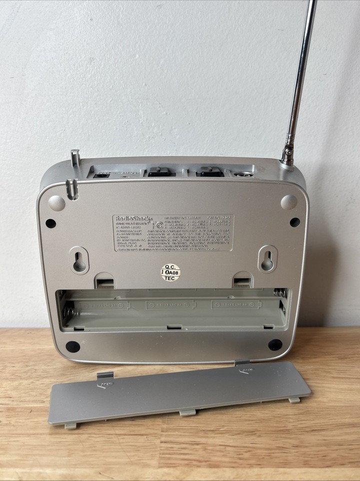 Radio Shack 12-262 Hazard Alert Weather Radio NOAA Public Alert ...