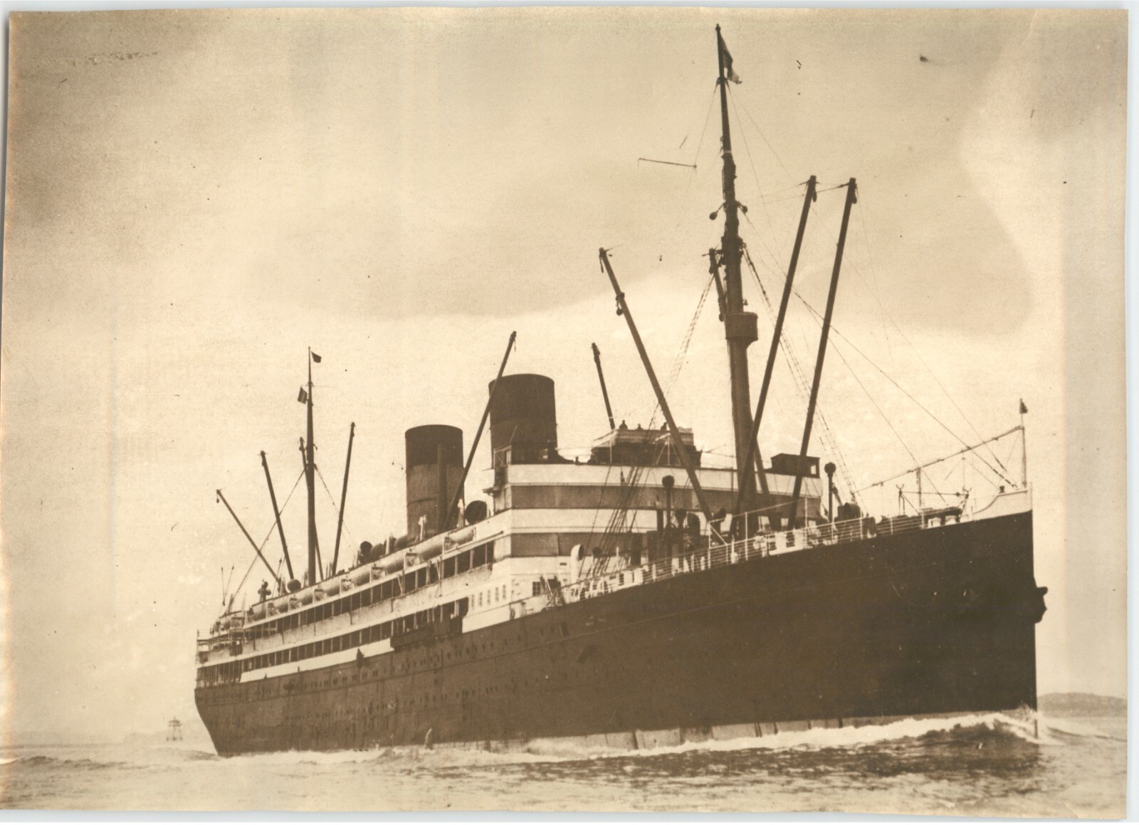 Grand Old STEAMSHIP SS NIAGARA Against Cloudy Sky VINTAGE 1940 Press ...