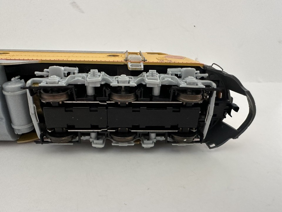 WALTHERS PROTO 2000 E8/9 HO MILWAUKEE ROAD LOCOMOTIVE #33C DC ITEM ...