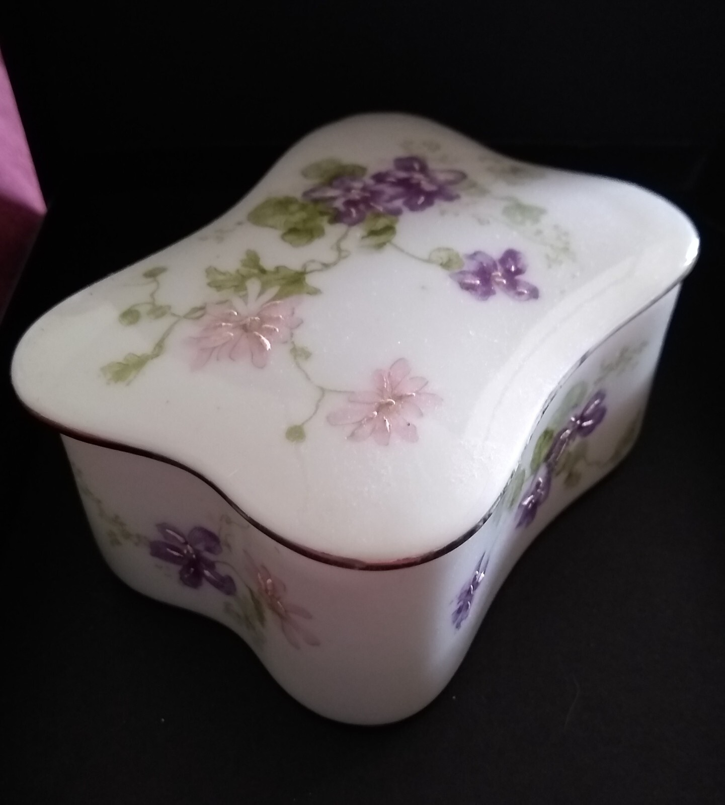 LIMOGES FRANCE PORCELAIN TRINKET BOX W/violet and pink Cosmos HAND ...